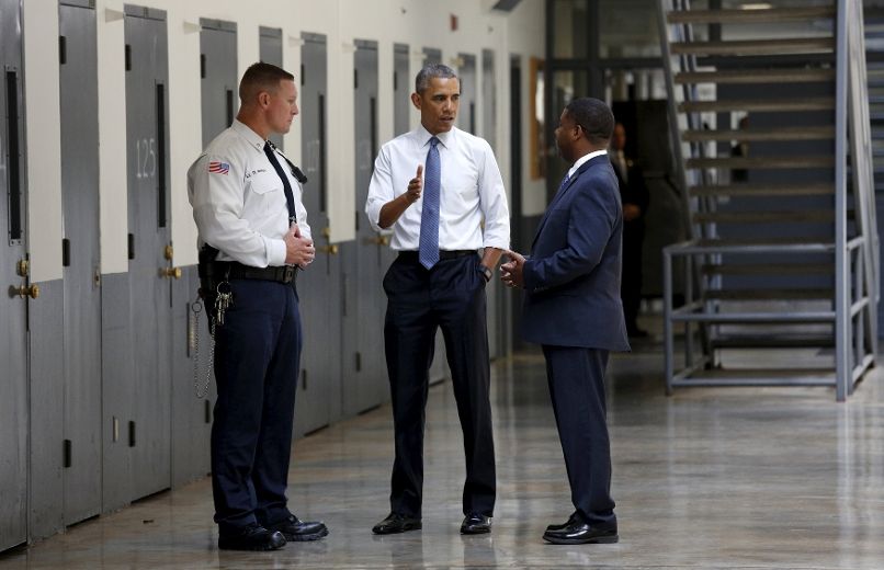 Video shows President Obama making historic visit to federal prison ...