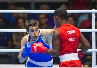 Big, bad boxing gold for 'Chechen Wolf' | Toronto Sun