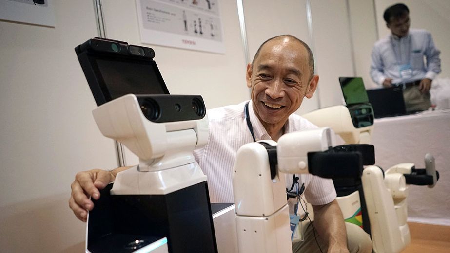 Toyota's gliding 'human support robot' can pick up after elderly, help ...