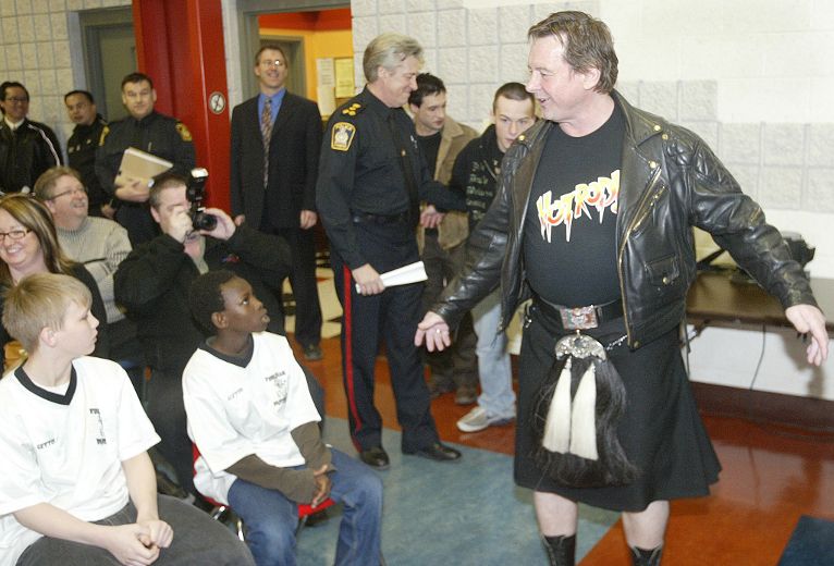 WWE legend 'Rowdy' Roddy Piper dies | Toronto Sun