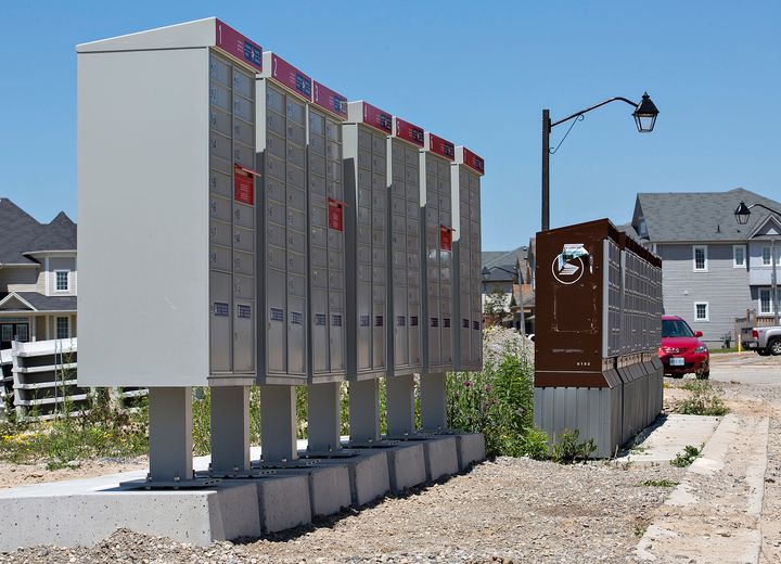 Canada Post suspends community mail box installations | Toronto Sun