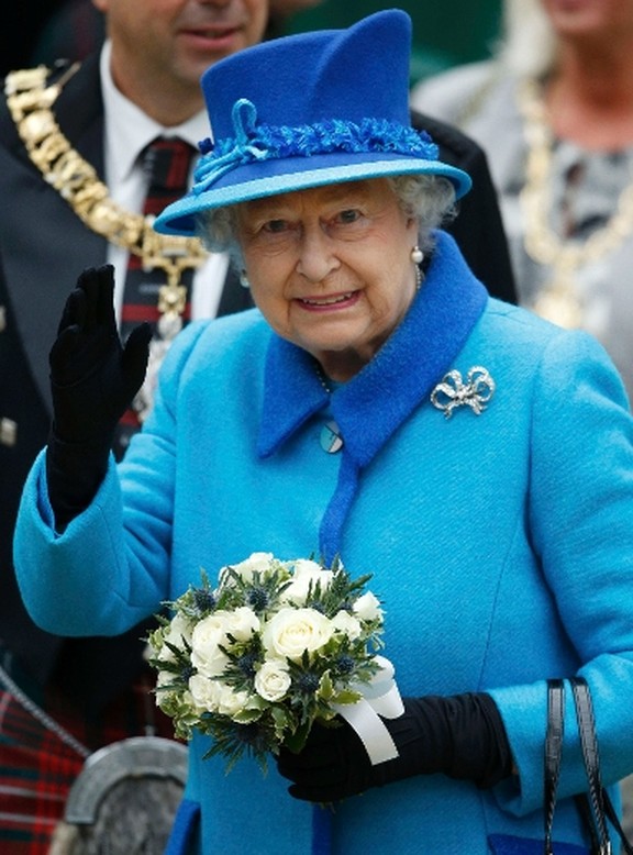 Queen Elizabeth now officially our longest serving monarch | Toronto Sun