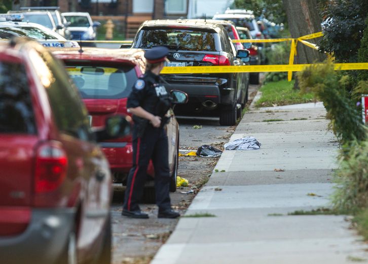 Three sought in stabbing near Woodbine and Danforth | Toronto Sun