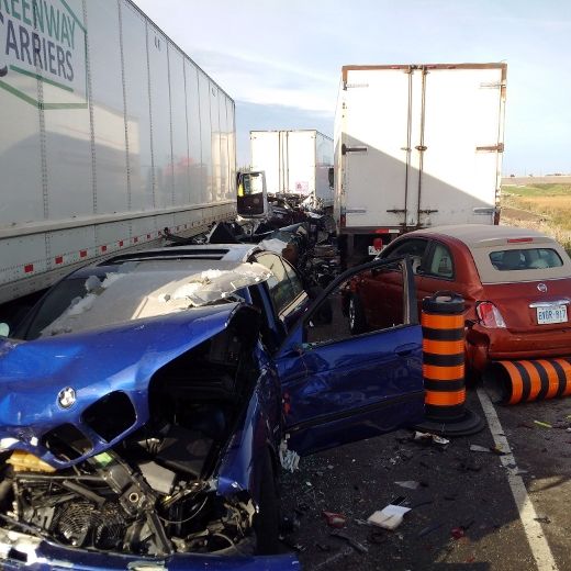 Residents rushed to help after 401 crash | Toronto Sun