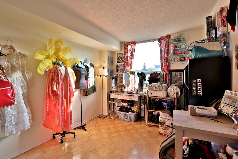 Celebrity Spaces: Erica Peck | Toronto Sun