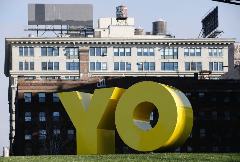YO or OY? Sculpture on Brooklyn waterfront references urban slang ...