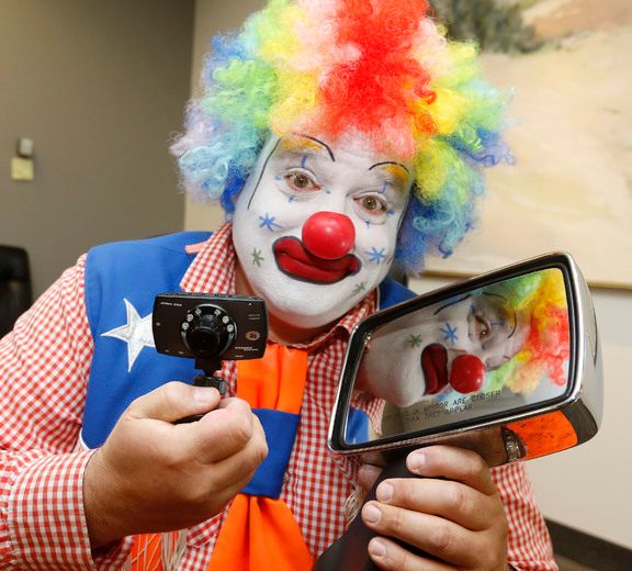 Clown rescues two women from man on the street | Toronto Sun