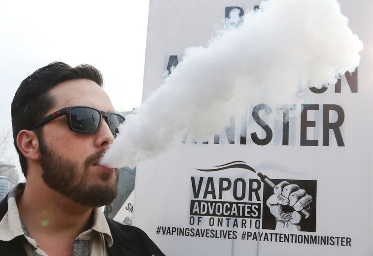 Vapers protest provincial regulations on e-cigarettes | Toronto Sun