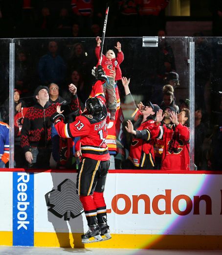 Edmonton Oilers visit Cowtown for a Battle of Alberta game with the ...