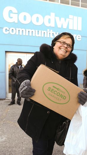 Goodwill workers given helping hand | Toronto Sun