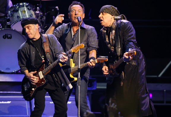 Classic Bruce Springsteen rocks Toronto with River Tour stop | Toronto Sun