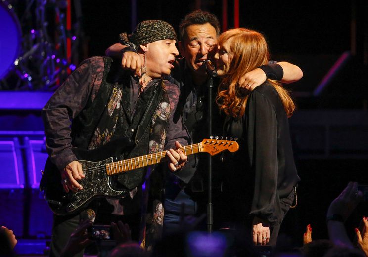 Classic Bruce Springsteen rocks Toronto with River Tour stop | Toronto Sun