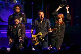 Classic Bruce Springsteen rocks Toronto with River Tour stop | Toronto Sun