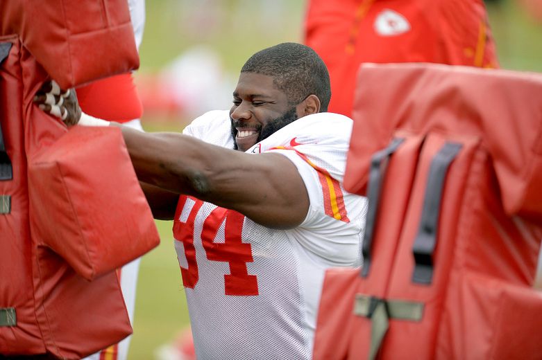 Montreal Alouettes sign former NFL player Vaughn Martin to two-year ...