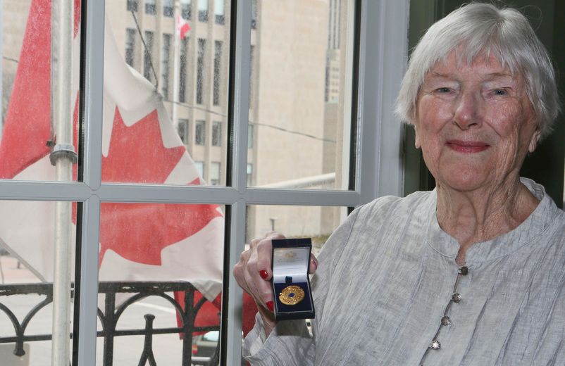 WWII code-breaker honoured after 71 years | Toronto Sun