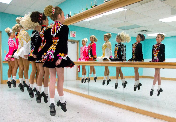 Six local Irish dancers head to world championships | London Free Press
