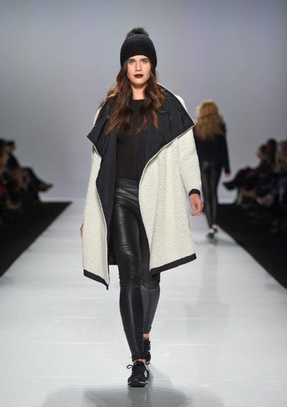 Falls on the fashion week runway part of the job, models say | Toronto Sun