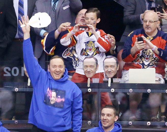 Kevin Spacey wears 'Spacey Facey' mask at hockey game | Toronto Sun