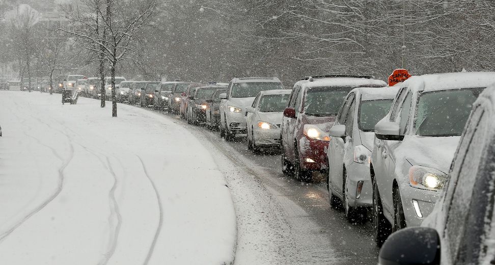 Go slow: Snow causes traffic delays, collisions | Ottawa Sun