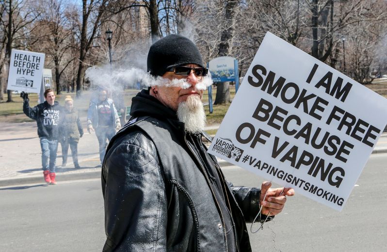 Protesters Want Ontarios Vaping Legislation Scrapped Toronto Sun