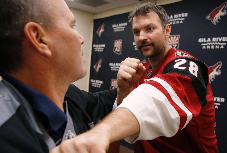 WATCH: Hockey enforcer John Scott 'fights' reporter | Toronto Sun