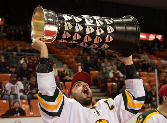 Former hockey Bear Reddick excited to try professional experience in ...