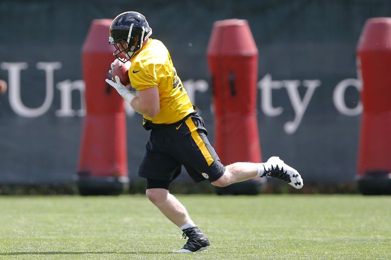 Steelers using robotic tackling dummy in practice | Toronto Sun