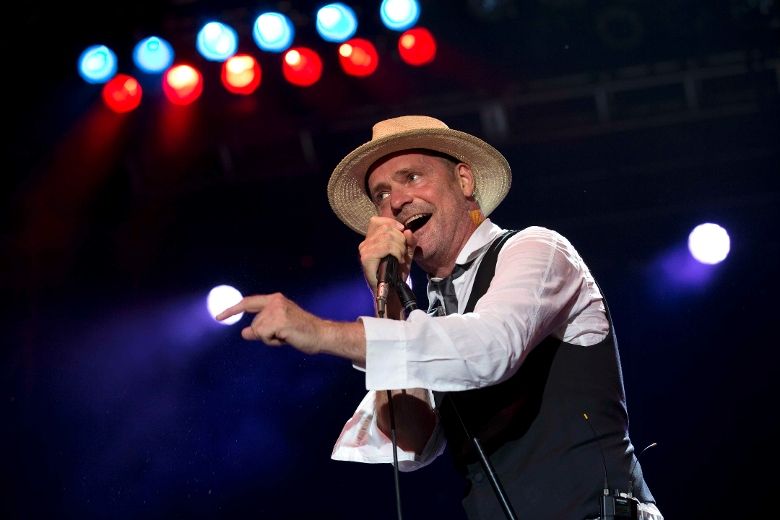 Gordon Downie dead at 53: Tragically Hip singer loses cancer battle ...