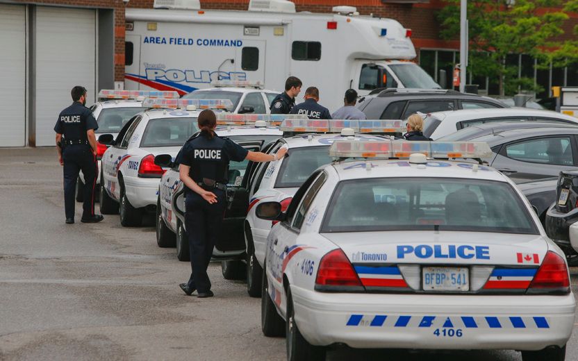 Raids target Toronto's street gangs | Toronto Sun