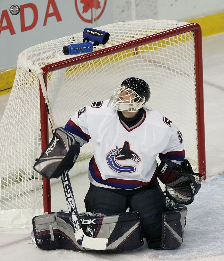 Canucks name Dan Cloutier as goaltending coach | Toronto Sun