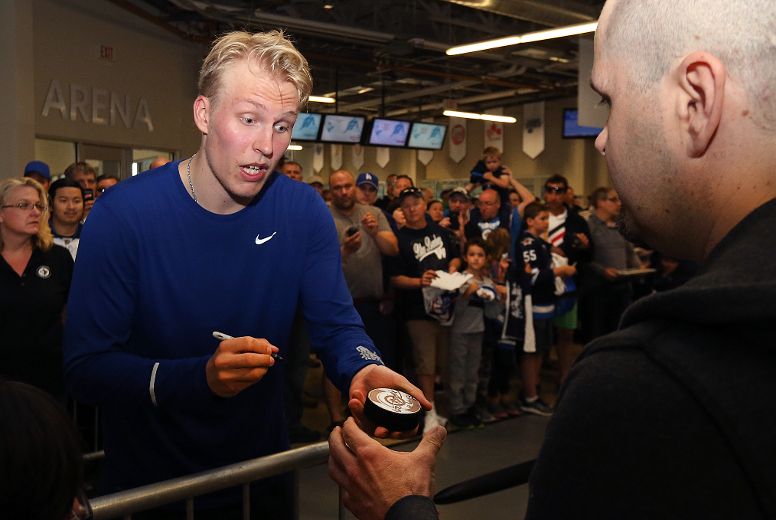 Laine's mom helping him adjust to life in Canada | Winnipeg Sun