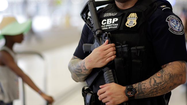 Woman in illegal body cavity search settles border case | Toronto Sun