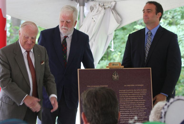 Plaque marks designation | The Kingston Whig Standard