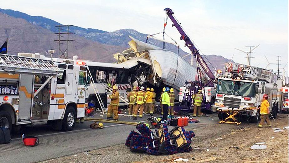 Tour bus, semi crash in California | Toronto Sun