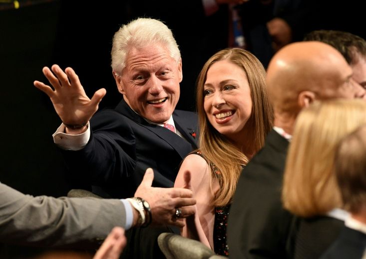 Ex-Bill Clinton aide memo roils wife’s campaign over ethics | Toronto Sun