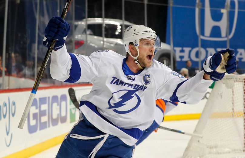 Stamkos out indefinitely with knee tear, joining slew of injured ...