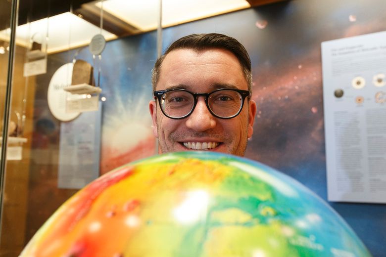 University of Alberta professor helps NASA search for life on Mars ...