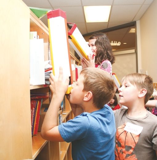 Students learn light manipulation | Vulcan Advocate