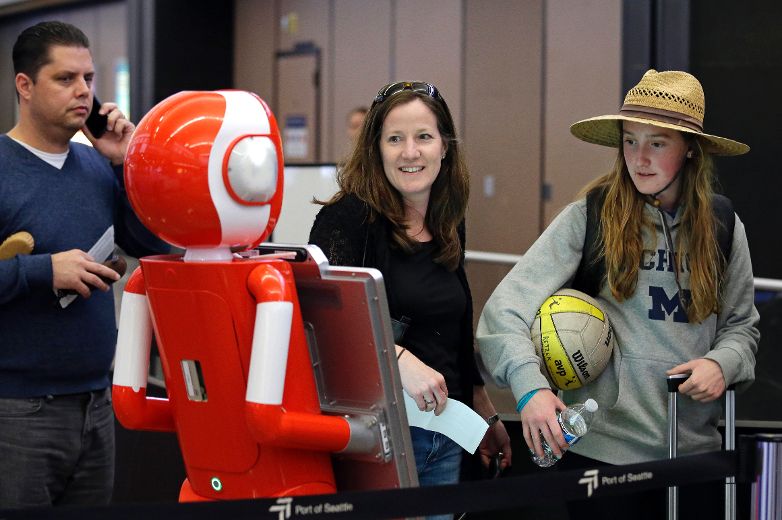 Tracy the Robot: Latest in airport tech in action at Seattle airport ...