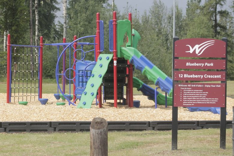 Town brings new playground to Blueberry Park | Whitecourt Star