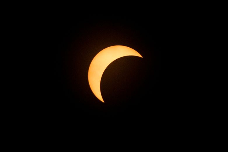 Edmonton astronomy buffs take a shine to solar eclipse | Edmonton Sun