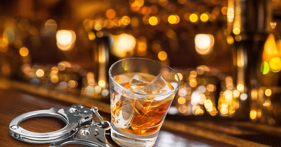 Armed robbers hold up bar where Baltimore County Police holding ...