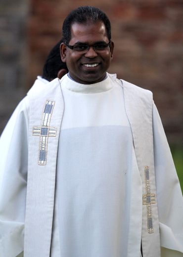 Father Alex prepares Indian banquet | Sault Star