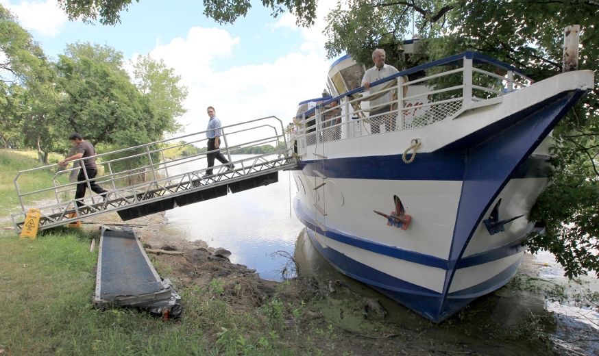 River Rouge offering tailgate rides to Bombers games | Winnipeg Sun