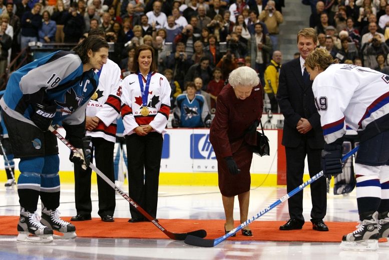 Canadians honoured on Queen's diamond jubilee | Toronto Sun