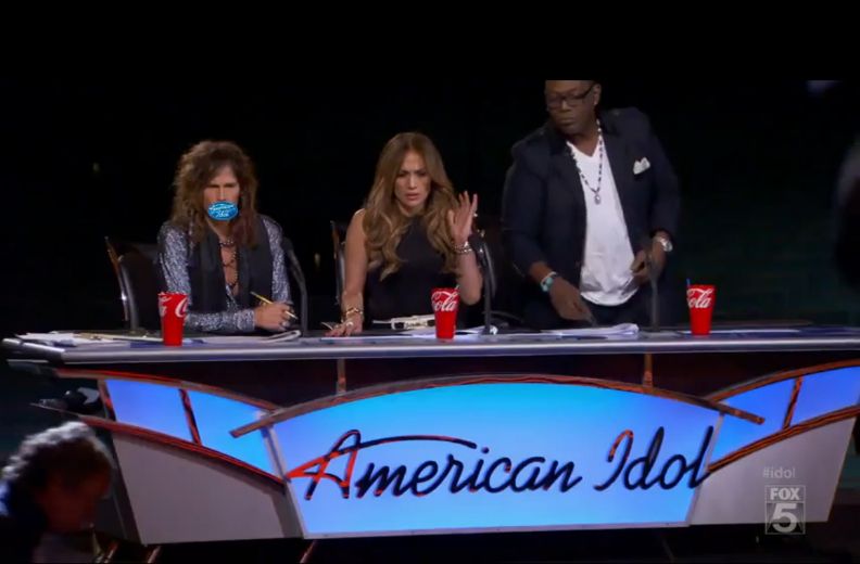 'Idol' singer falls off stage | Toronto Sun