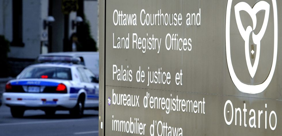 Toronto woman helped pimp out teen, court hears | Toronto Sun