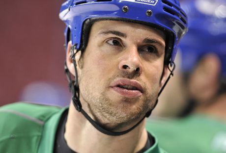 Mitchell, Kesler tangle in practice | Vancouver Sun