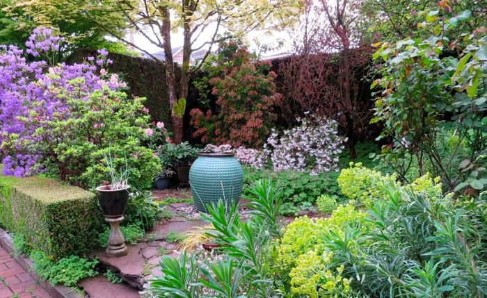My colourful spring "courtyard" garden | Vancouver Sun