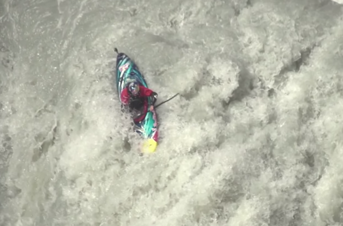Kayak daredevil blasts down Pemberton's Keyhole Falls | Vancouver Sun